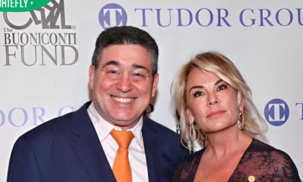 Itzhak Ezratti's Wife: The Woman Behind the Visionary